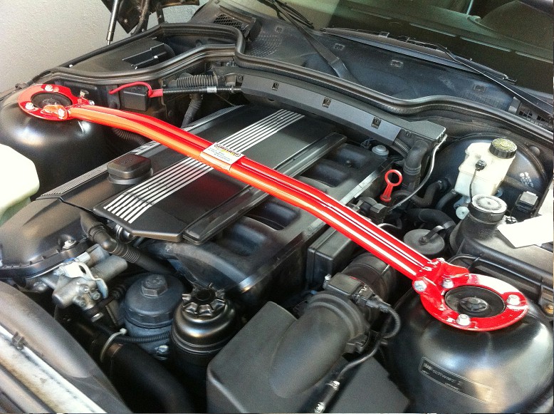 Domstreben und Fahrwerkstreben Querlenkerstreben